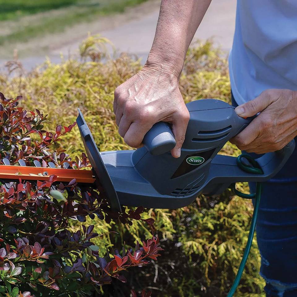 Scotts Hedge Trimmer w Dual Blades